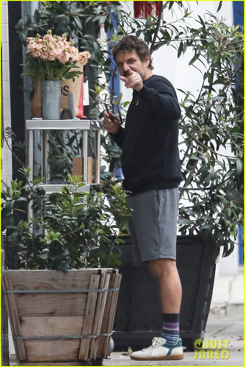 Pedro Pascal All Smiles Out While Out on Juice Run in L.A.: Photo ...