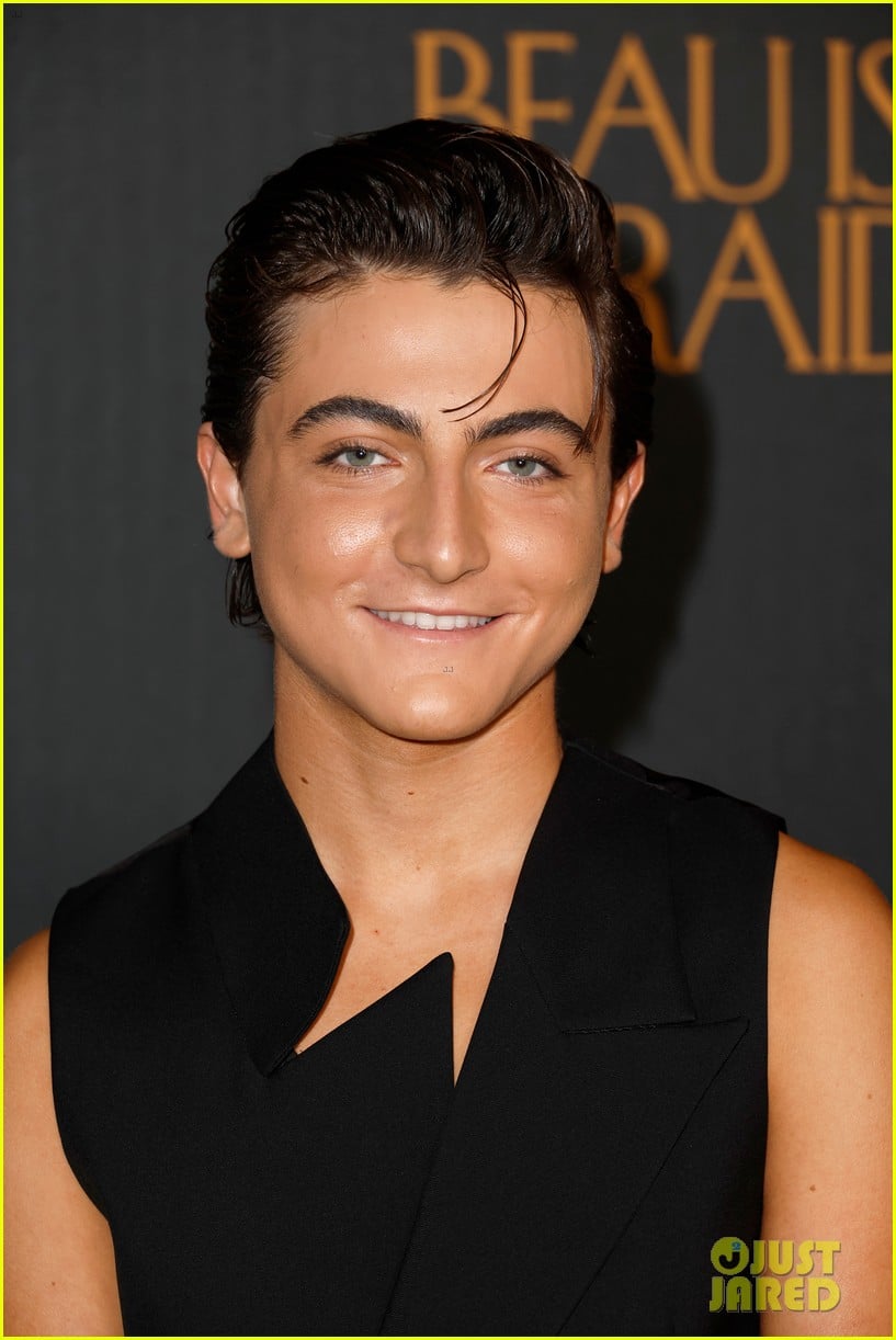 Joaquin Phoenix Is All Smiles for L.A. Premiere of His New Movie 'Beau ...