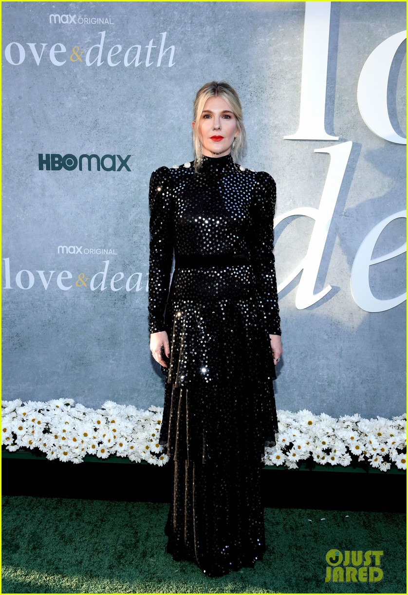 Elizabeth Olsen Goes Ravishing in Red for 'Love & Death' Premiere with ...