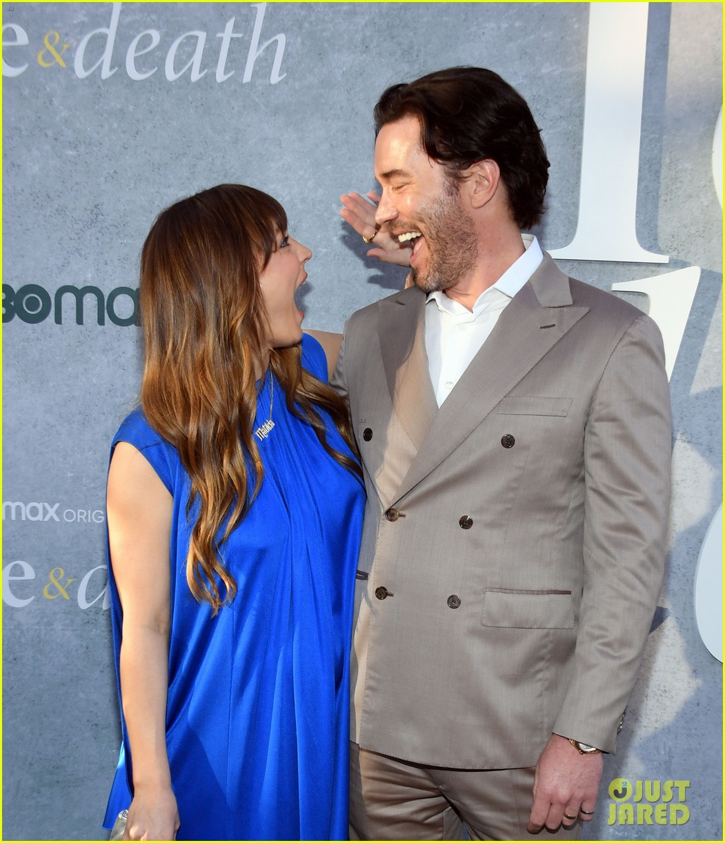 Elizabeth Olsen Goes Ravishing in Red for 'Love & Death' Premiere with ...