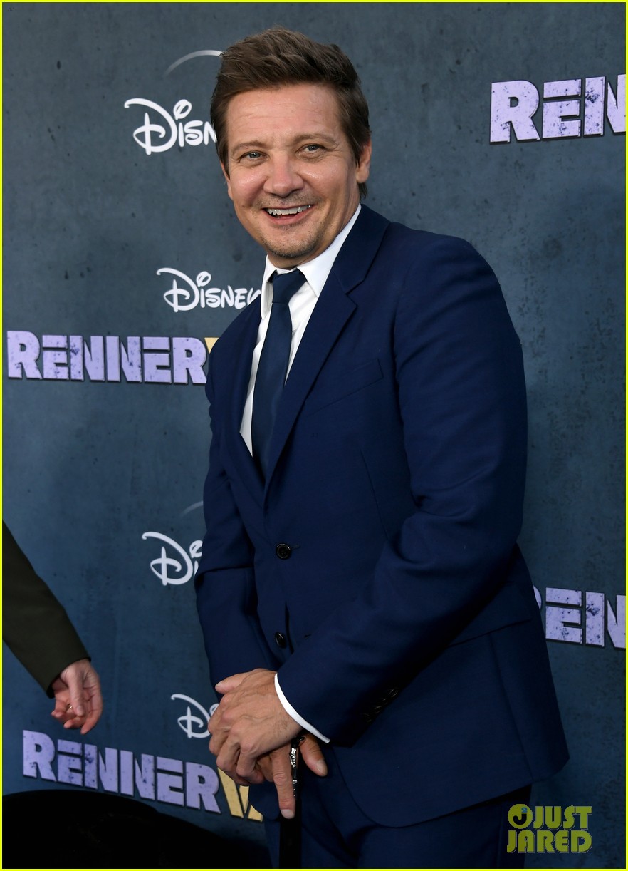 Jeremy Renner Returns To Red Carpet For 'Rennervations' Premiere Just 3 ...