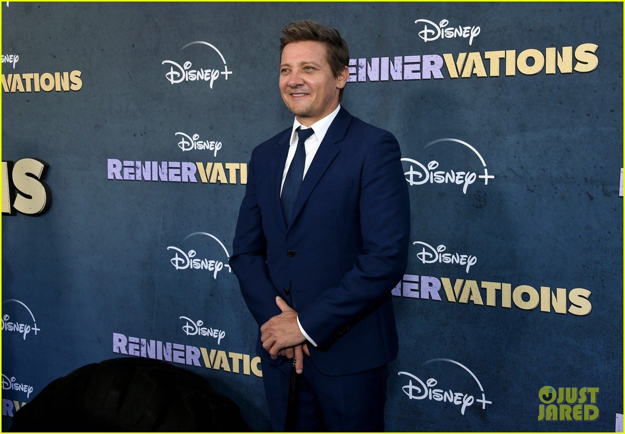 Jeremy Renner Returns To Red Carpet For 'Rennervations' Premiere Just 3 ...