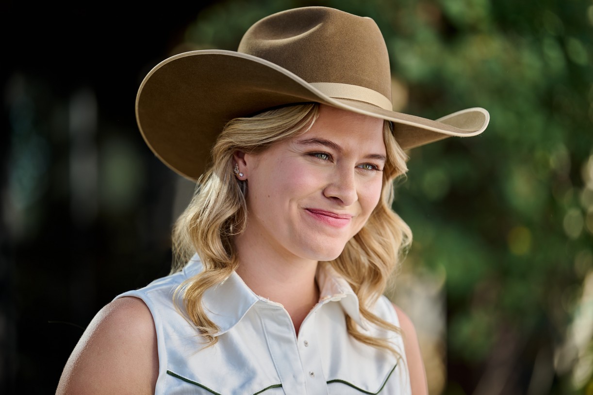 Missy Questions If Austin Was Really Faithful To Her in Hallmark's ...