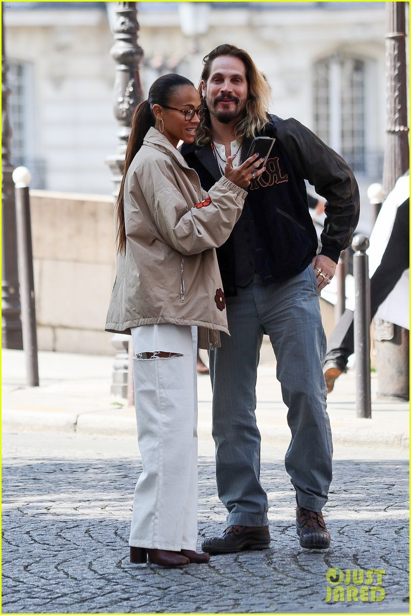 New Photos Show Zoe Saldana & Husband Marco Perego Flaunting Cute PDA ...