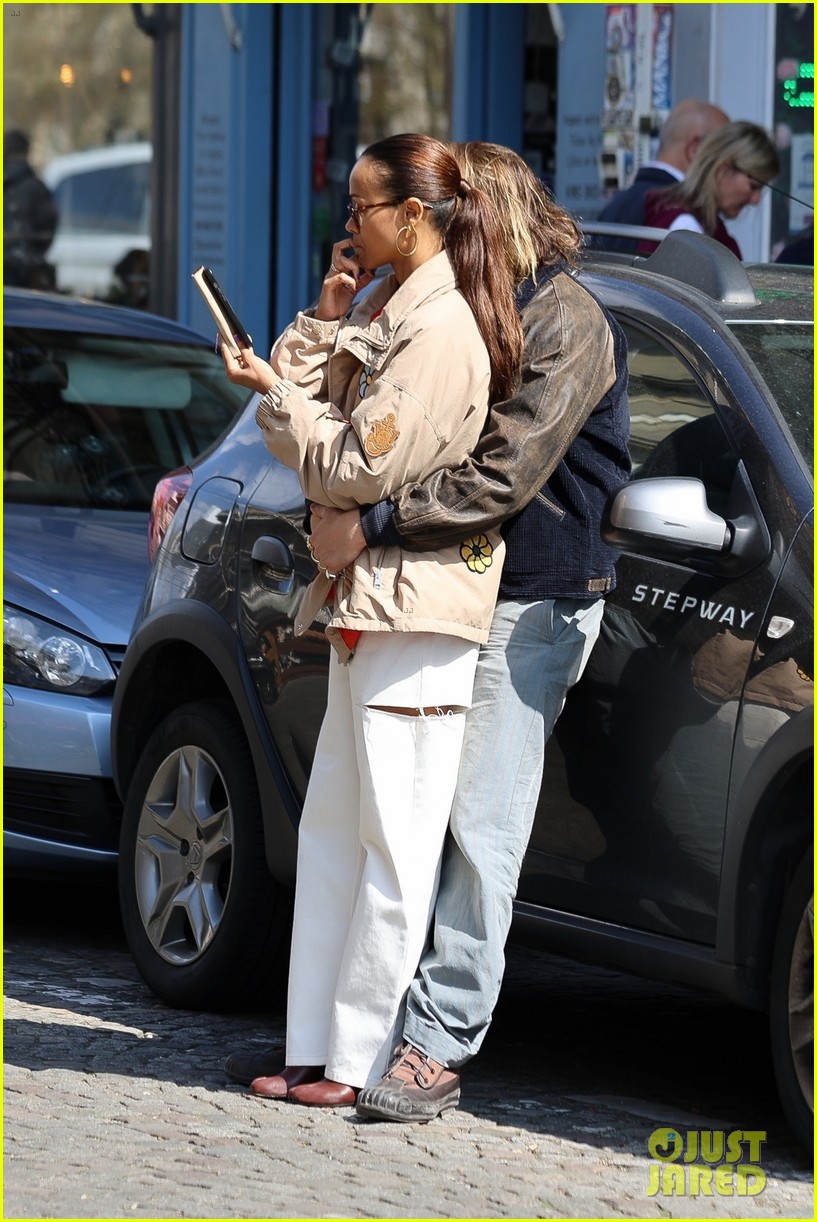 New Photos Show Zoe Saldana & Husband Marco Perego Flaunting Cute PDA ...