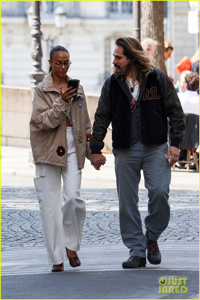 New Photos Show Zoe Saldana & Husband Marco Perego Flaunting Cute PDA ...
