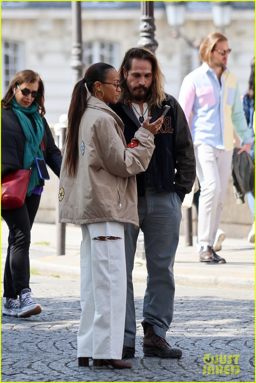 New Photos Show Zoe Saldana & Husband Marco Perego Flaunting Cute PDA ...