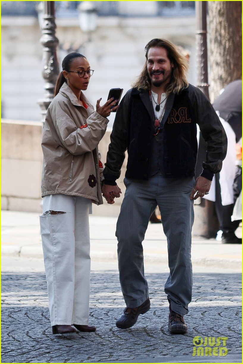New Photos Show Zoe Saldana & Husband Marco Perego Flaunting Cute PDA ...
