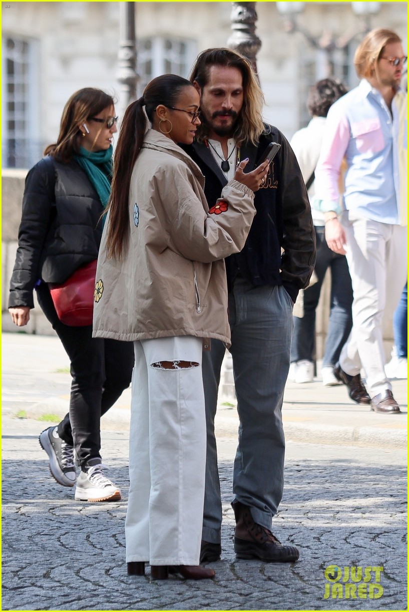 New Photos Show Zoe Saldana & Husband Marco Perego Flaunting Cute PDA ...