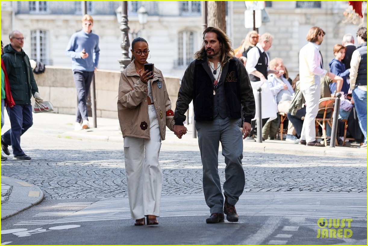 New Photos Show Zoe Saldana & Husband Marco Perego Flaunting Cute PDA ...