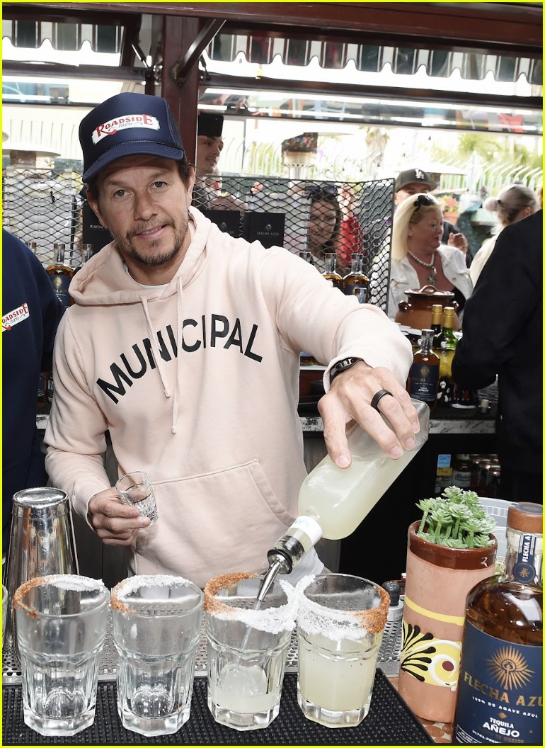 Mark Wahlberg Plays Bartender to Serve His Tequila Brand at Roadside Taco Event: Photo 4916982 ...