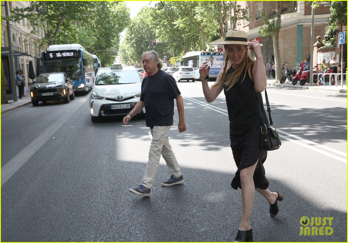 Relaxed Amber Heard Explores Madrid Amid Rumors She's Leaving Hollywood ...