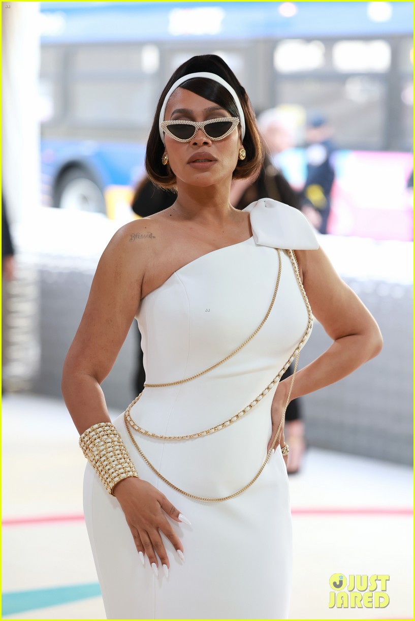 Vogue's Met Gala Carpet Hosts - La La Anthony, Chloe Fineman, & Derek ...