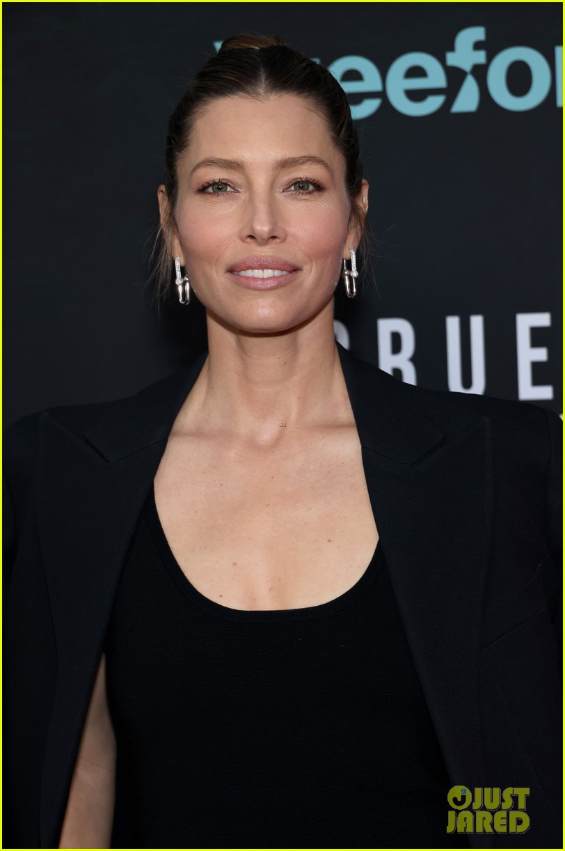 Jessica Biel Reunites With Beverley Mitchell & More 90s Stars at 'Cruel ...