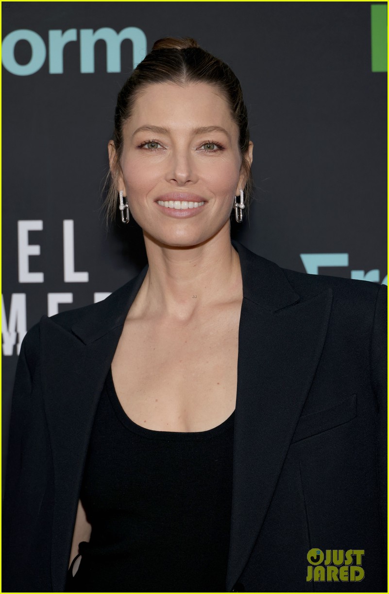 Jessica Biel Reunites With Beverley Mitchell & More 90s Stars at 'Cruel ...