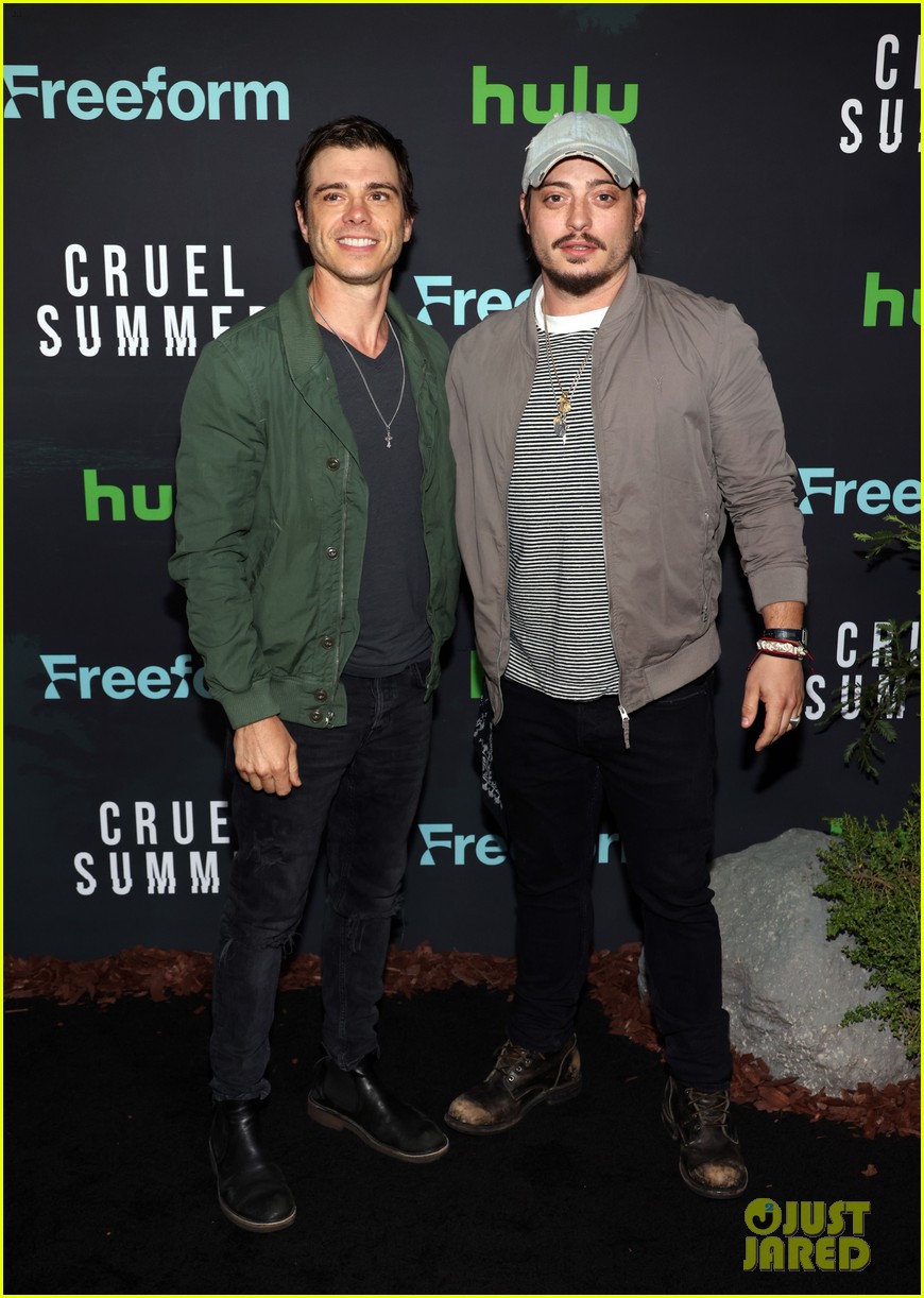 Jessica Biel Reunites With Beverley Mitchell & More 90s Stars at 'Cruel ...