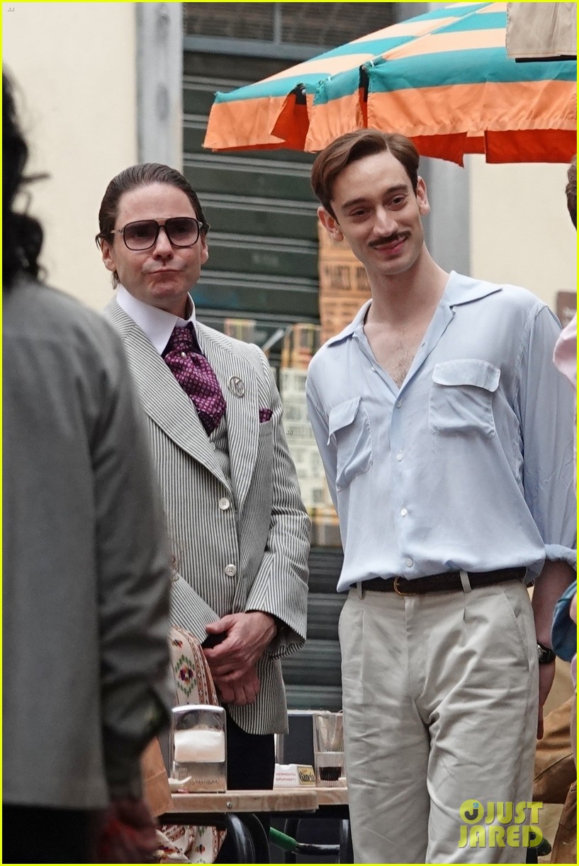 Daniel Bruhl Transform into Young Karl Lagerfeld While Filming Disney+ ...