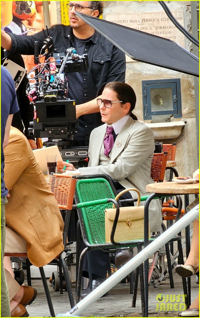 Daniel Bruhl Transform into Young Karl Lagerfeld While Filming Disney+ ...