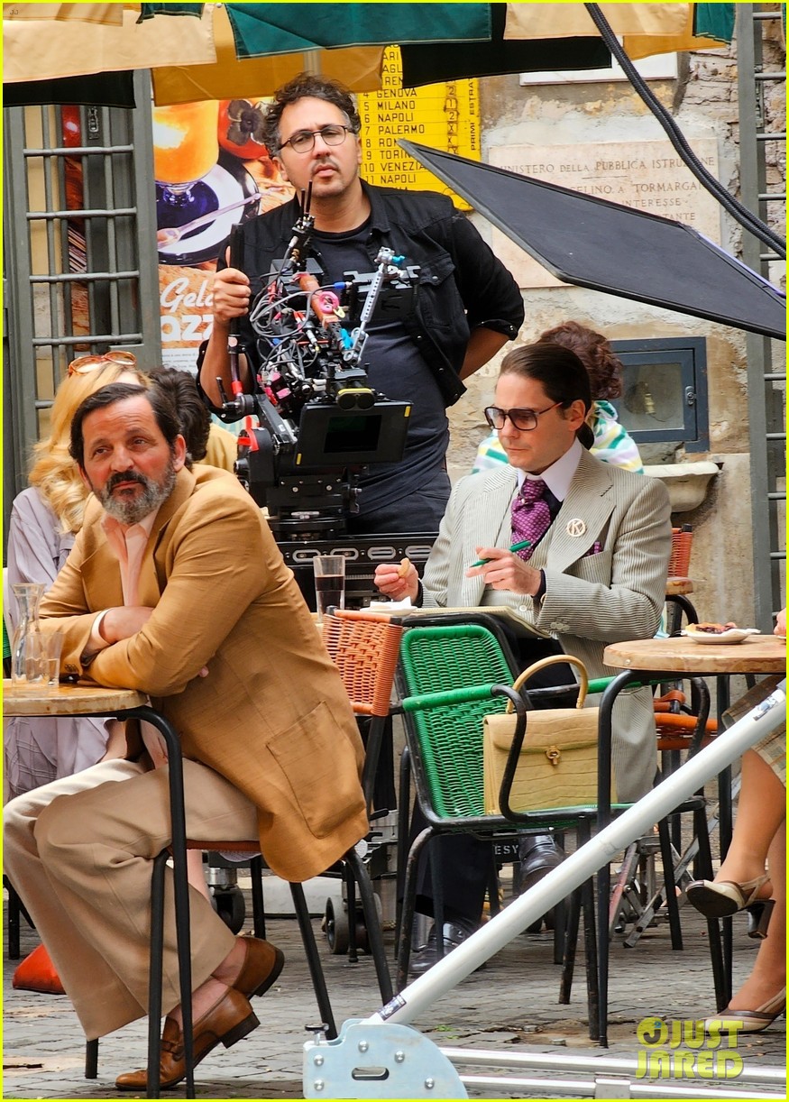 Daniel Bruhl Transform into Young Karl Lagerfeld While Filming Disney+ ...