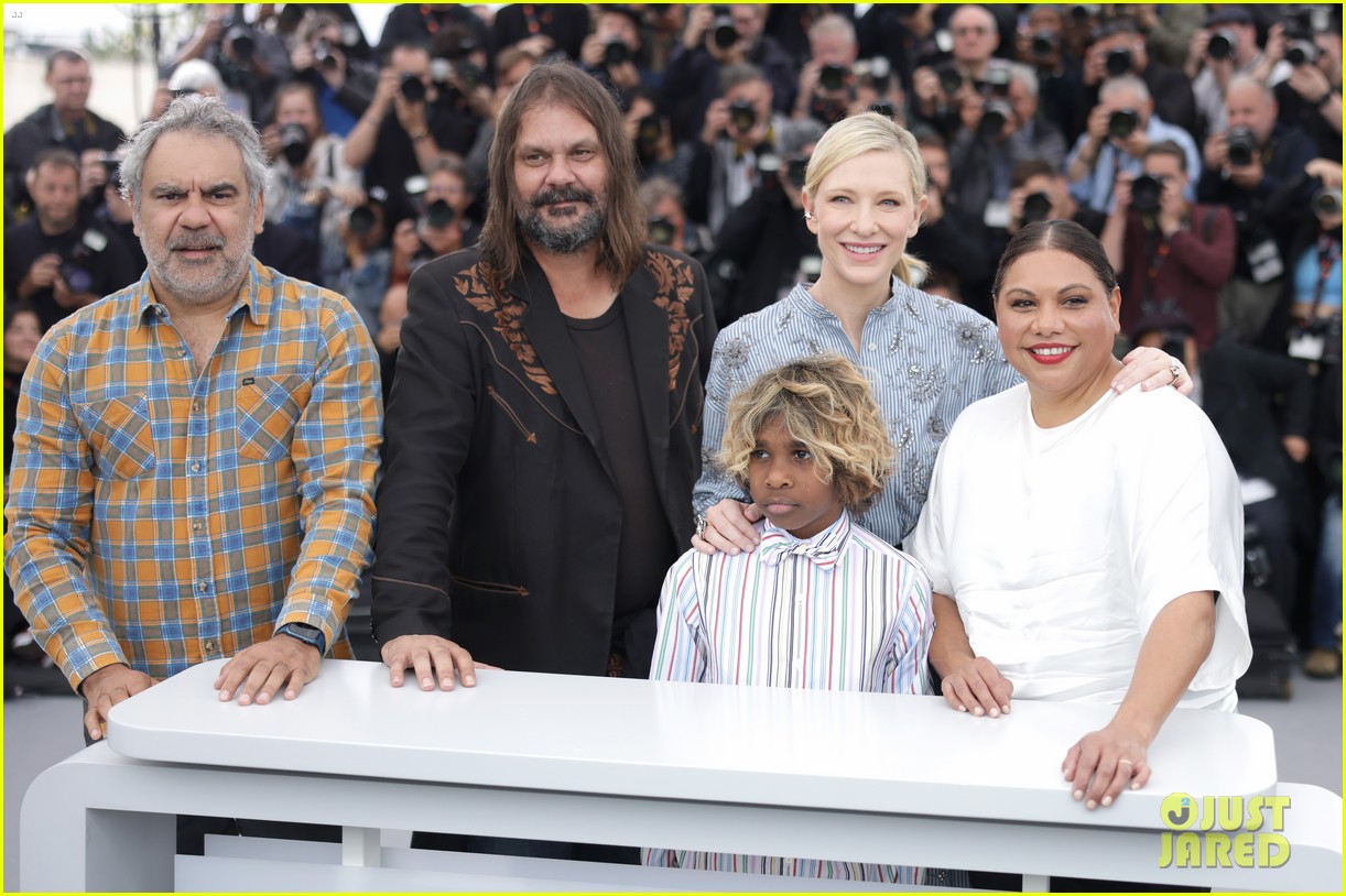 Cate Blanchett Runs From 'New Boy' Photocall to a Red Carpet Premiere ...