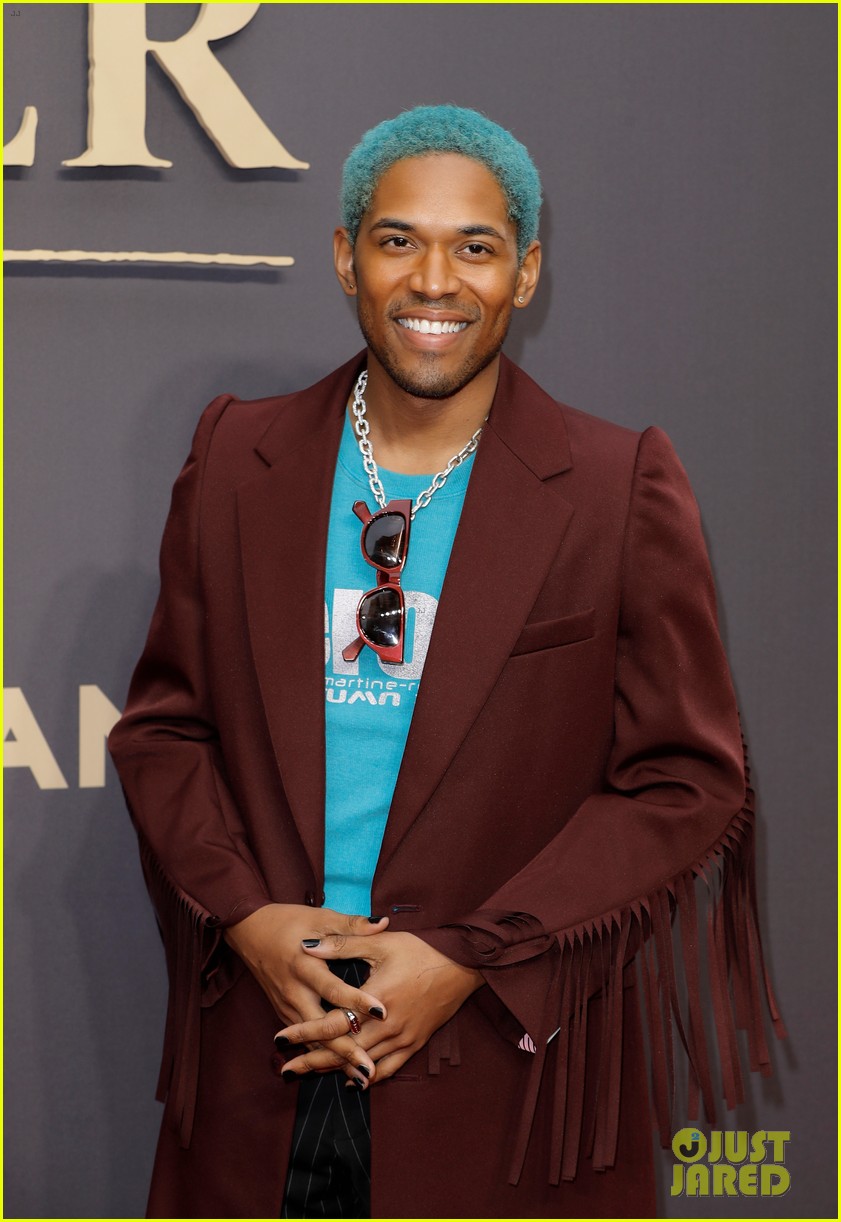 Kelvin Harrison Jr. Debuts Bright Blue Hair at 'Chevalier' UK Gala ...