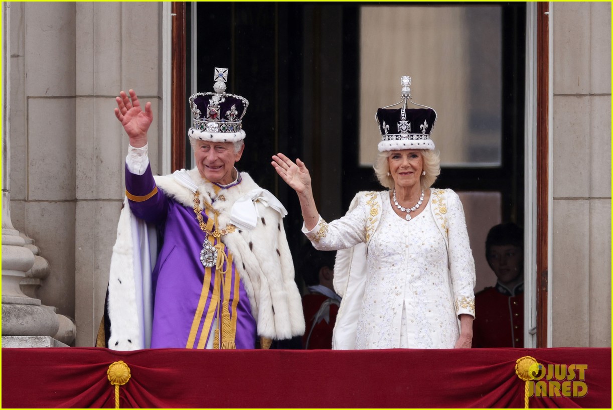King Charles & Queen Camilla Wave to the Crowds from Buckingham Palace Balcony on Coronation Day ...