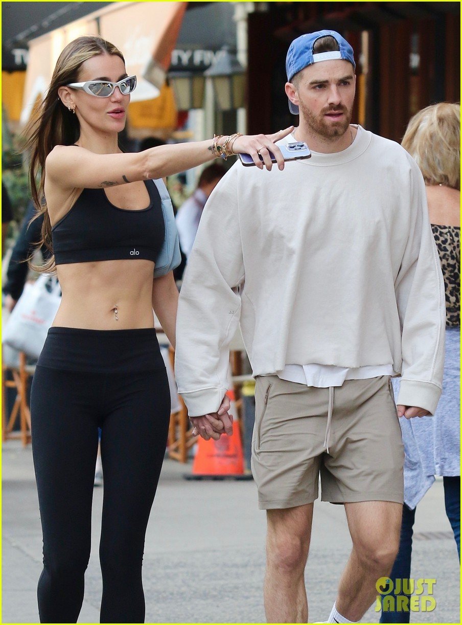 The Chainsmokers' Drew Taggart & Marianne Fonseca Link Hands While Out ...