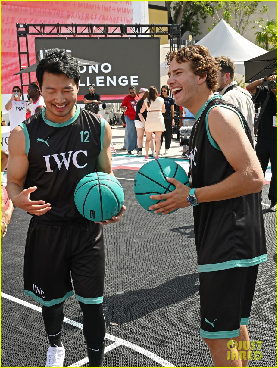 F1 Driver Lewis Hamilton Takes Part in Free Throw Basketball Challenge ...