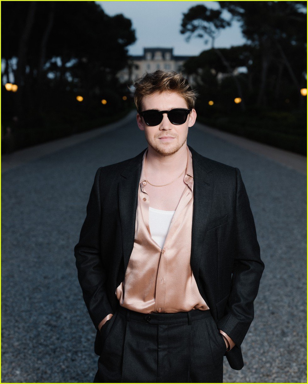 Joe Alwyn Attends First Event After Taylor Swift Breakup: Photo 4936874 ...