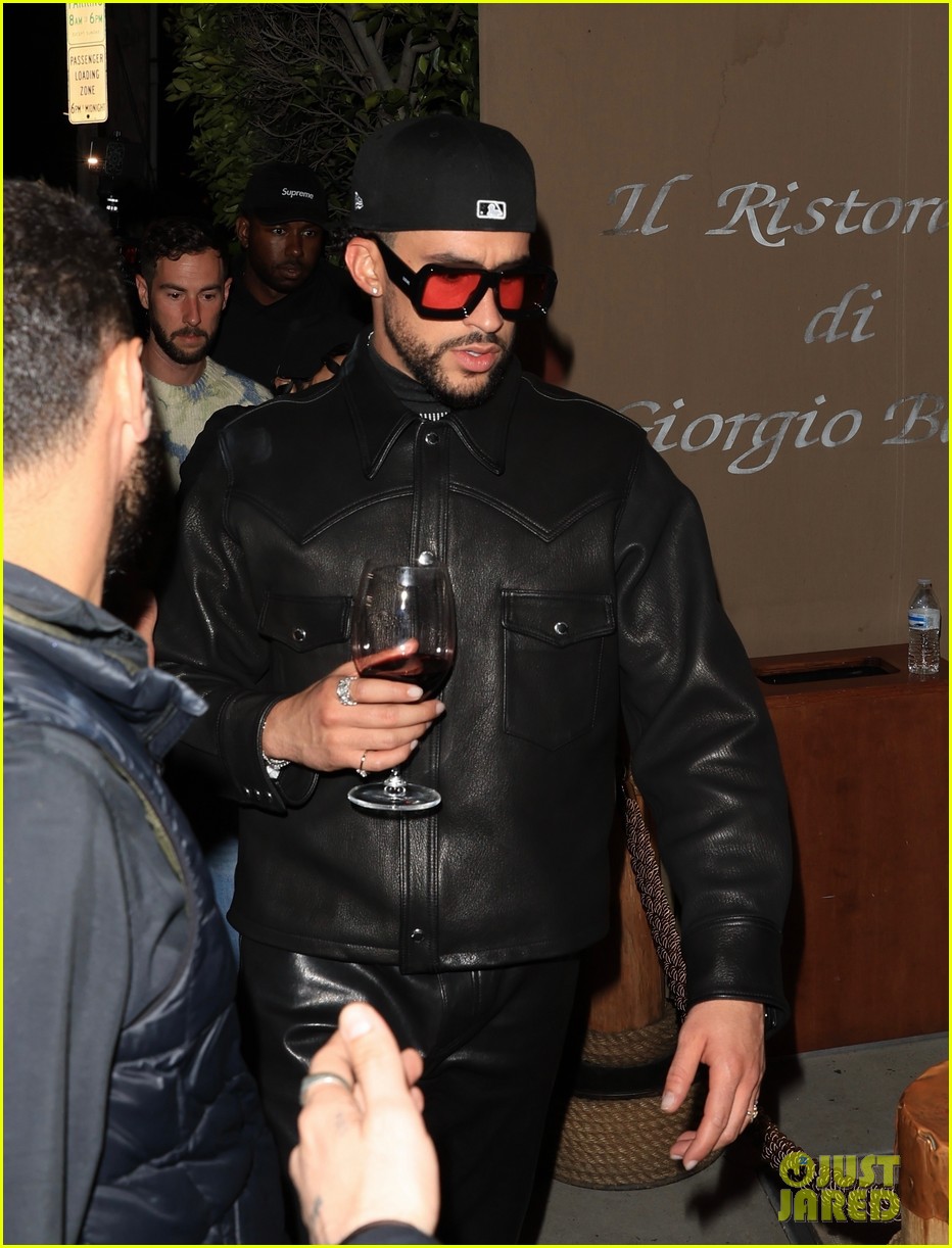 Kendall Jenner & Bad Bunny End Their Weekend By Grabbing Dinner With ...