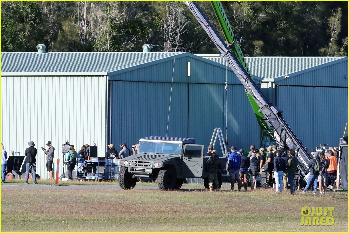 'La Brea' Stars Natalie Zea, Jack Martin & Zyra Gorecki Spotted Filming ...