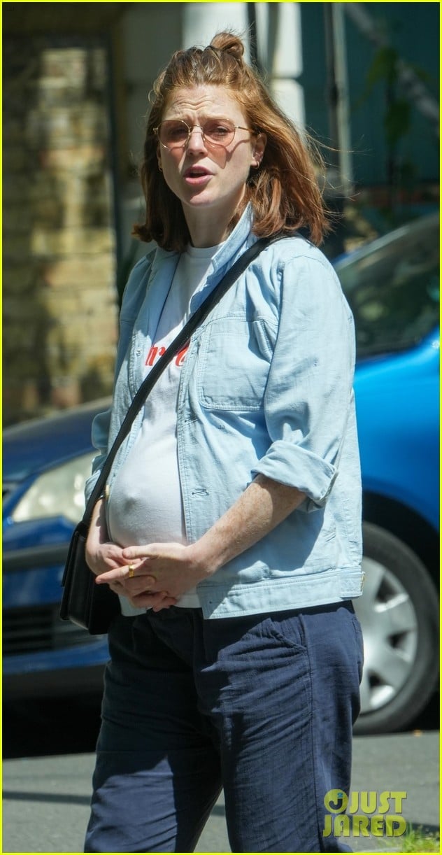 Rose Leslie Cradles Baby Bump During Walk Around London: Photo 4938212 ...