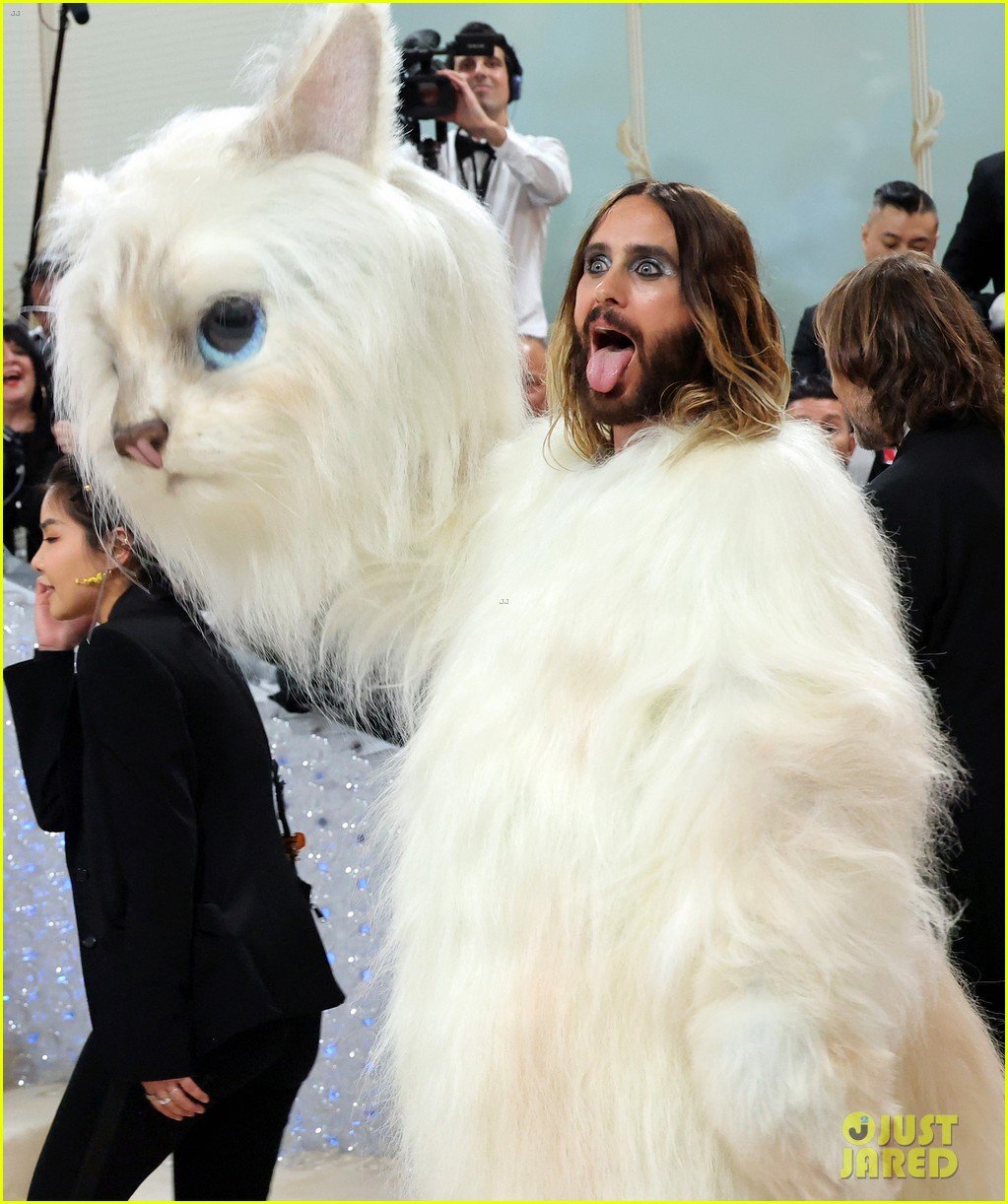 Jared Leto Dress Up as Karl Lagerfeld's Beloved Cat Choupette for Met ...