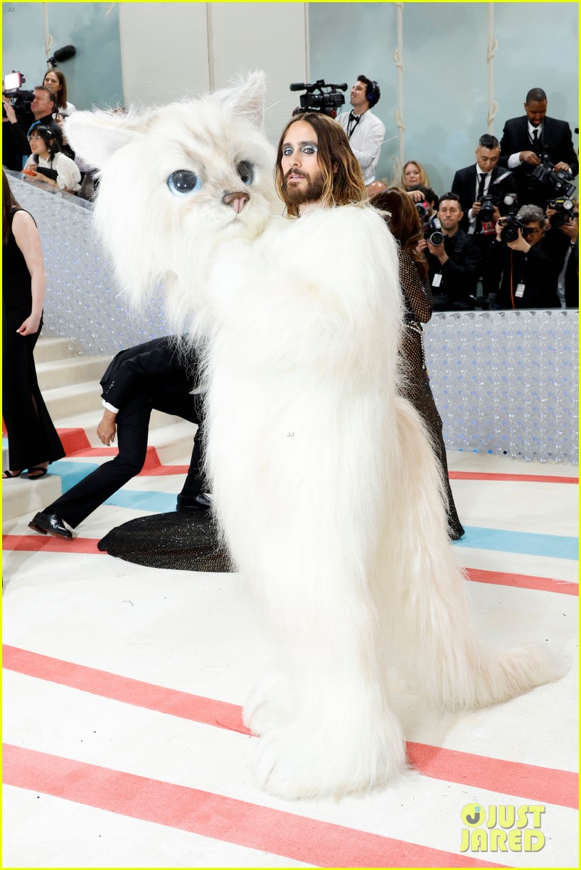 Jared Leto Dress Up as Karl Lagerfeld's Beloved Cat Choupette for Met ...