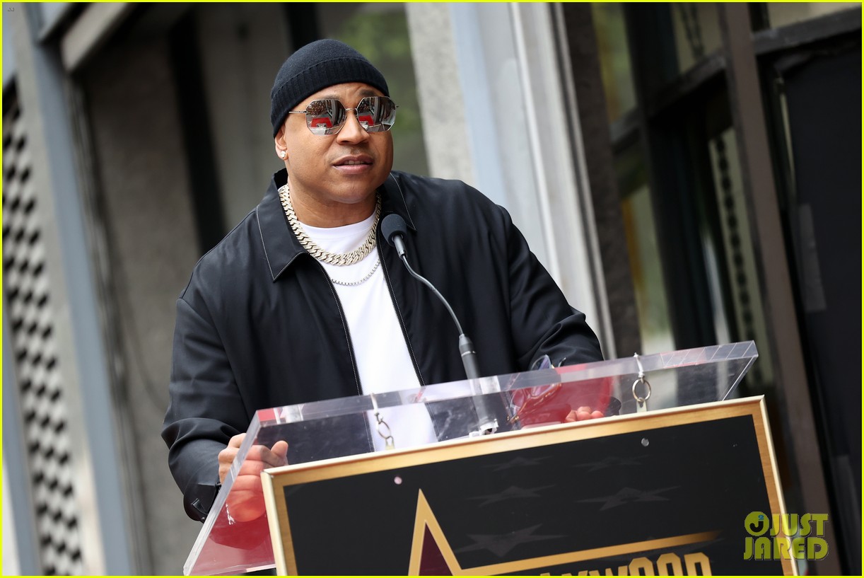 Ludacris is Surrounded By Famous Friends & Family While Receiving His ...