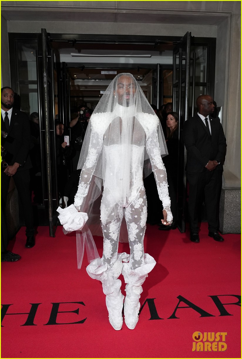 Alton Mason Dresses as Chanel Bride for Met Gala 2023: Photo 4927960 ...