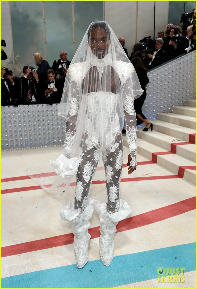 Alton Mason Dresses as Chanel Bride for Met Gala 2023: Photo 4927964 ...