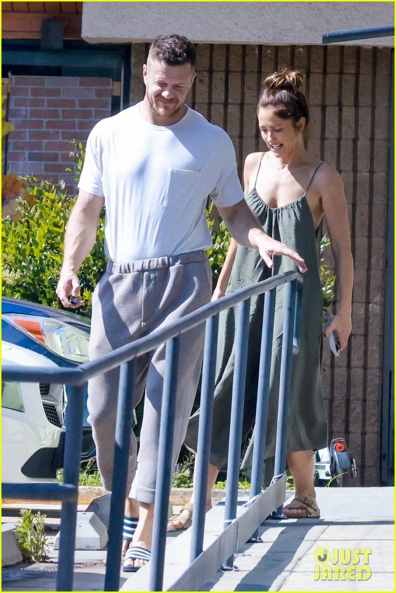 Minka Kelly & Boyfriend Dan Reynolds Visit Tanning Salon Together in ...