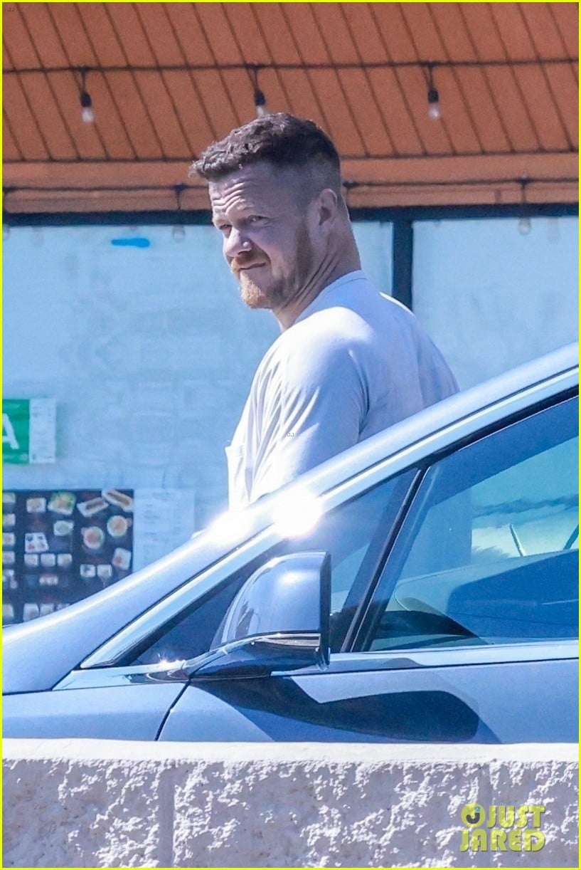Minka Kelly & Boyfriend Dan Reynolds Visit Tanning Salon Together in ...