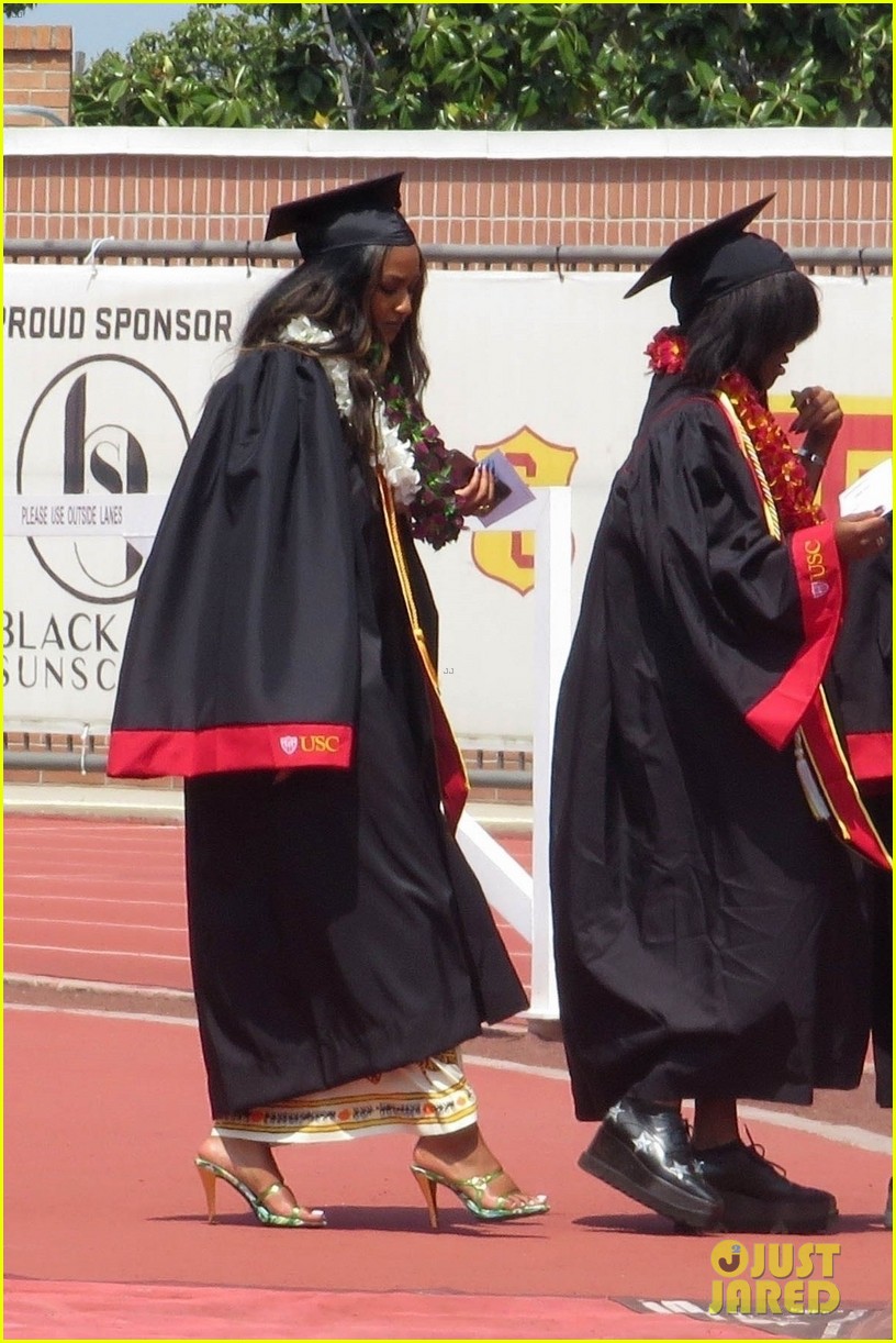 Sasha Obama Graduates from USC with Her Parents & Sister in the ...