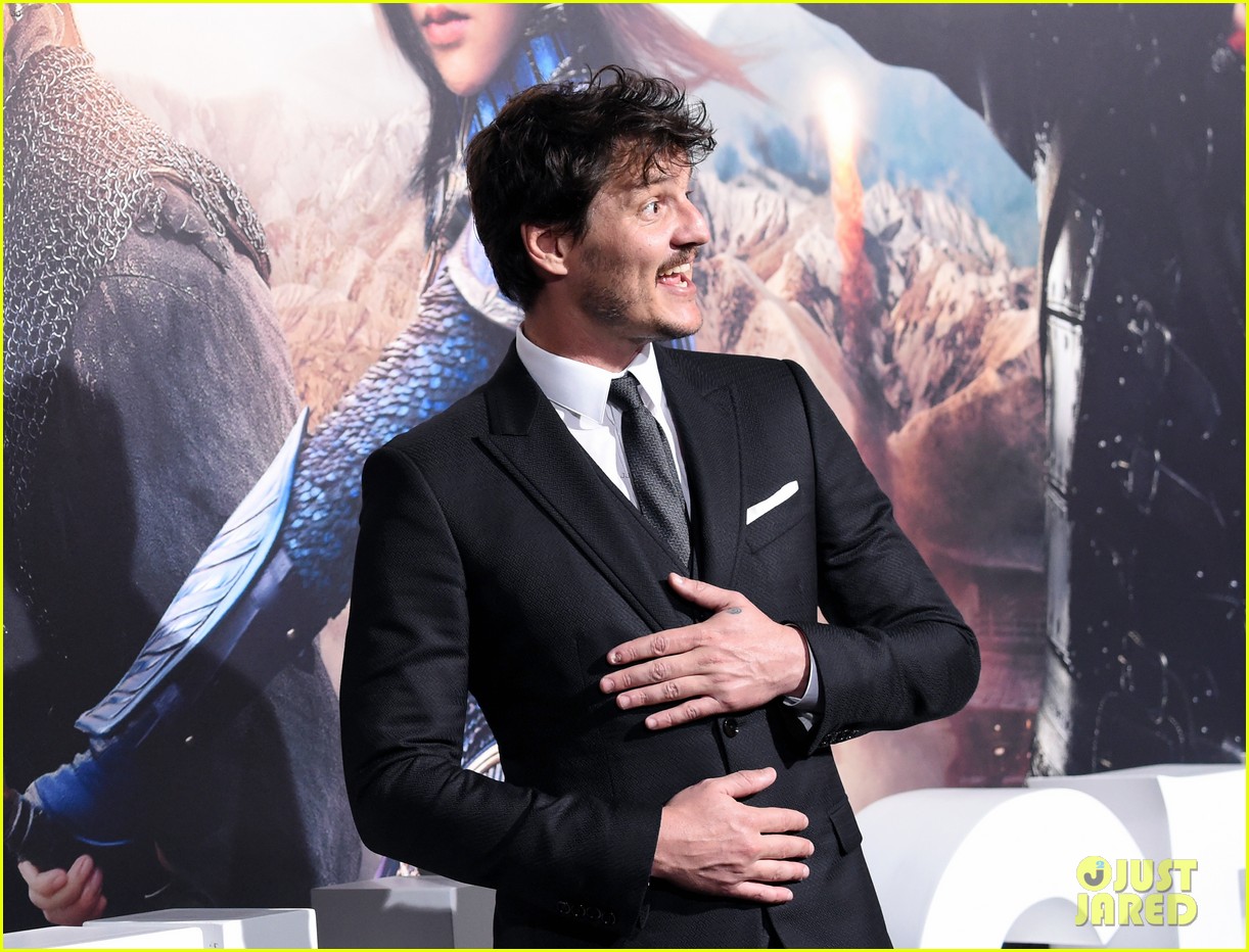 Pedro Pascal Explains the Touching Reason Why He Always Poses With His Hand on His Chest: Photo ...