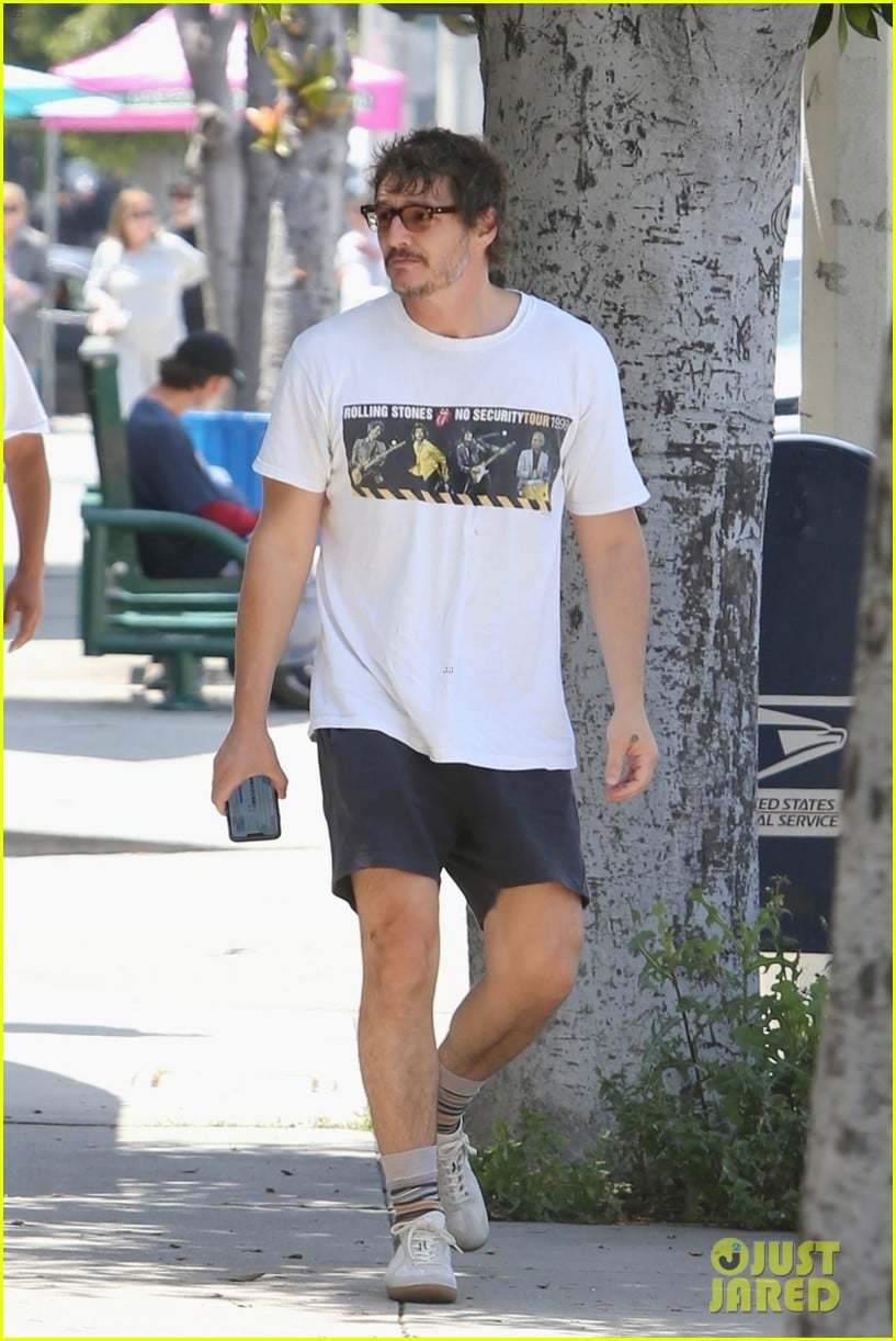 Pedro Pascal Hits The Gym After Booking New Movie 'Weapons': Photo ...