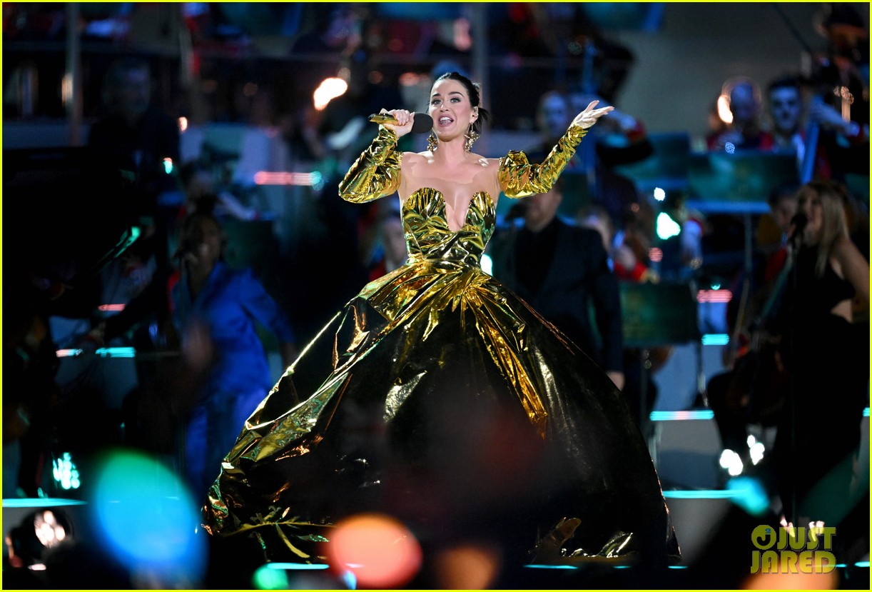 Katy Perry Performs 'Roar' & 'Firework' at King Charles Coronation ...