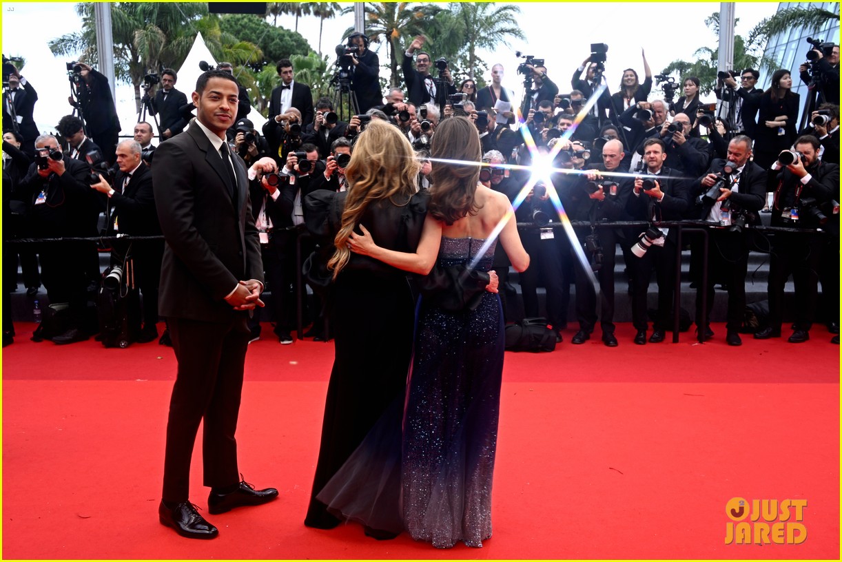 Natalie Portman Helps Celebrate Chopard Trophy Winners Naomi Ackie ...