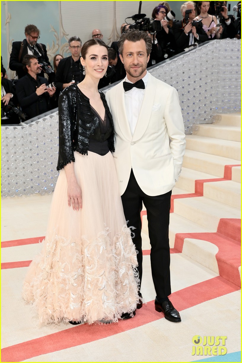 Anna Wintour's Daughter Bee Carrozzini & Son Charles Shaffer Arrive ...