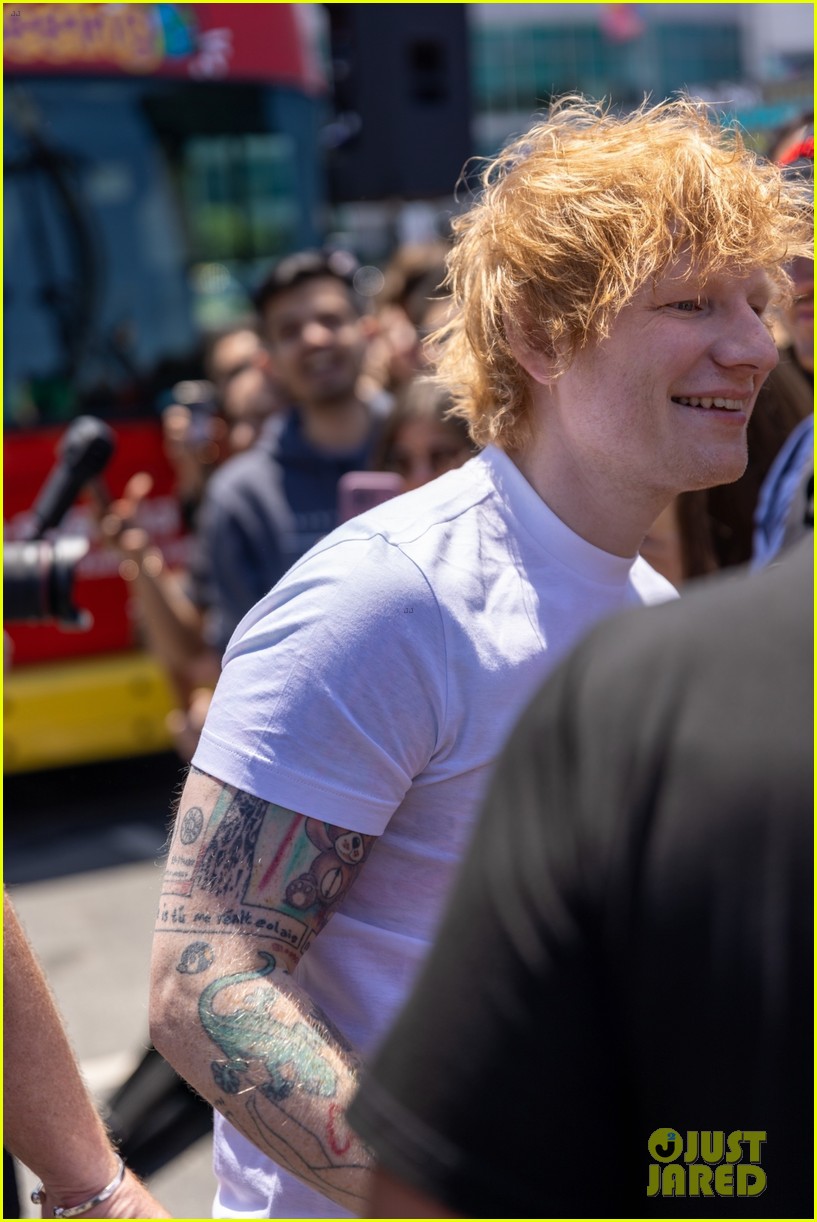 Ed Sheeran Performs Surprise Pop-Up Sets in New York & LA - See the ...