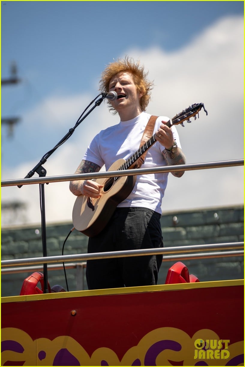 Ed Sheeran Performs Surprise Pop-Up Sets in New York & LA - See the ...