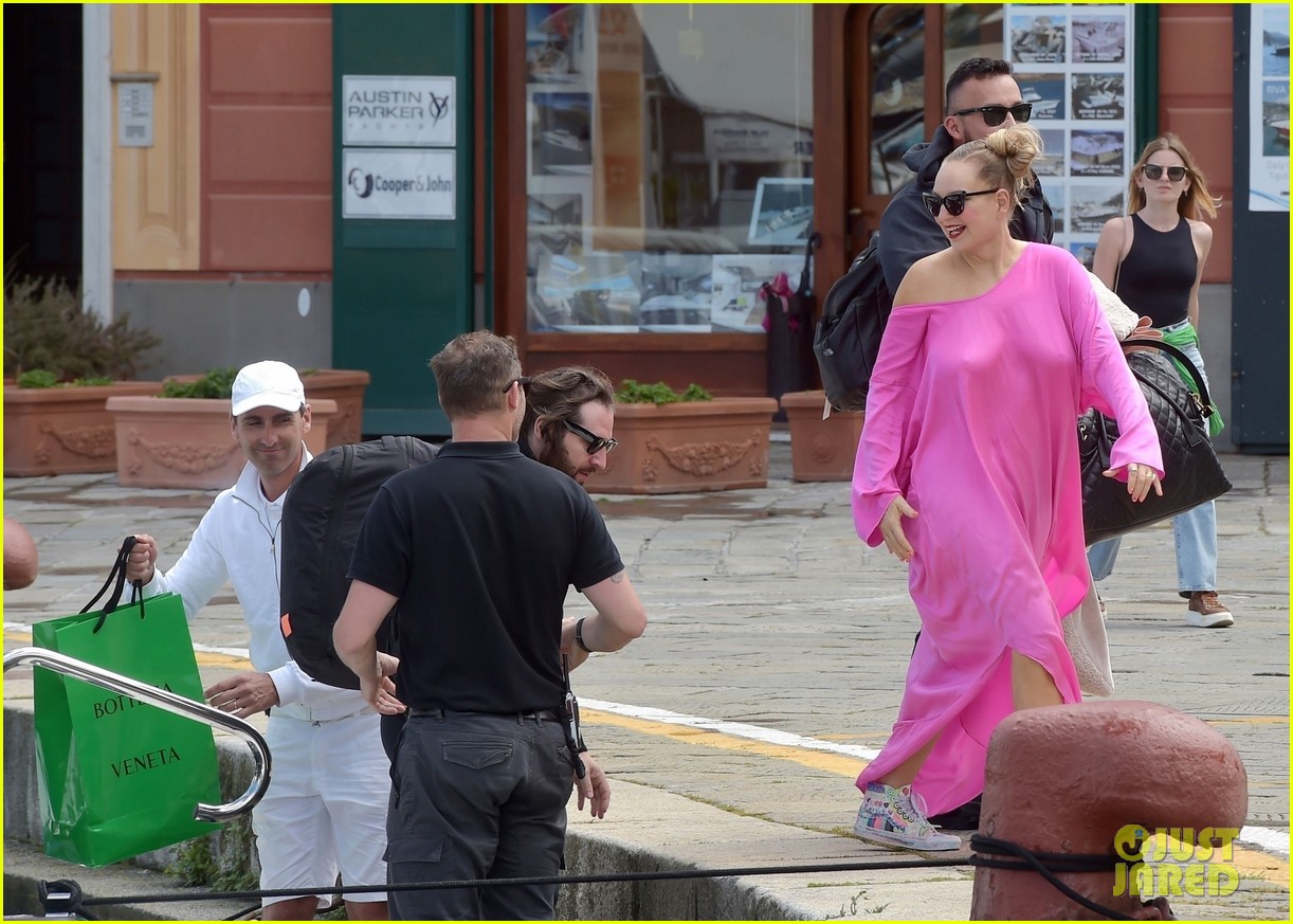 Sia Takes In the Sights in Italy After Surprise Wedding!: Photo 4931939 ...