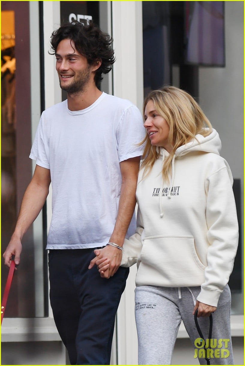 Sienna Miller & Boyfriend Oli Green Hold Hands While Picking Up ...