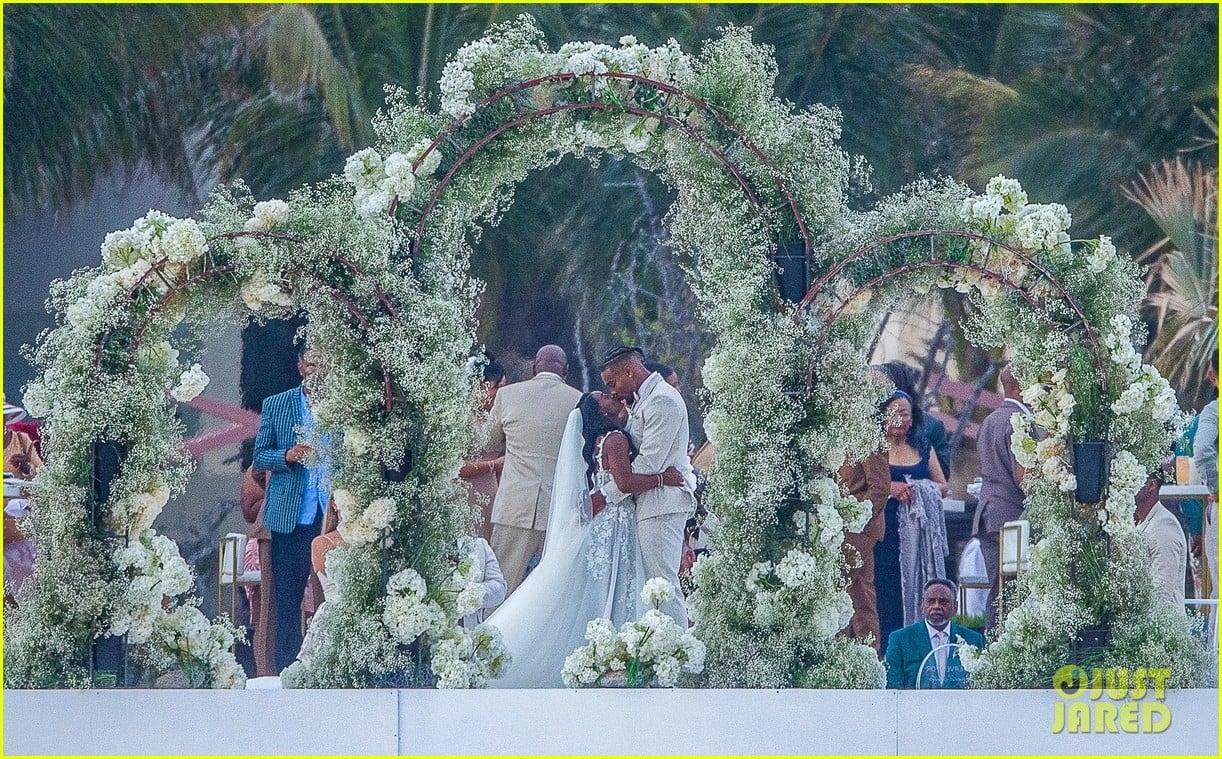 Simone Biles & Jonathan Owens Tie the Knot (Again) in Cabo San Lucas ...